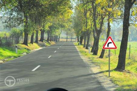 Ao circular neste local devo moderar a velocidade? [2151] - Testes de ...